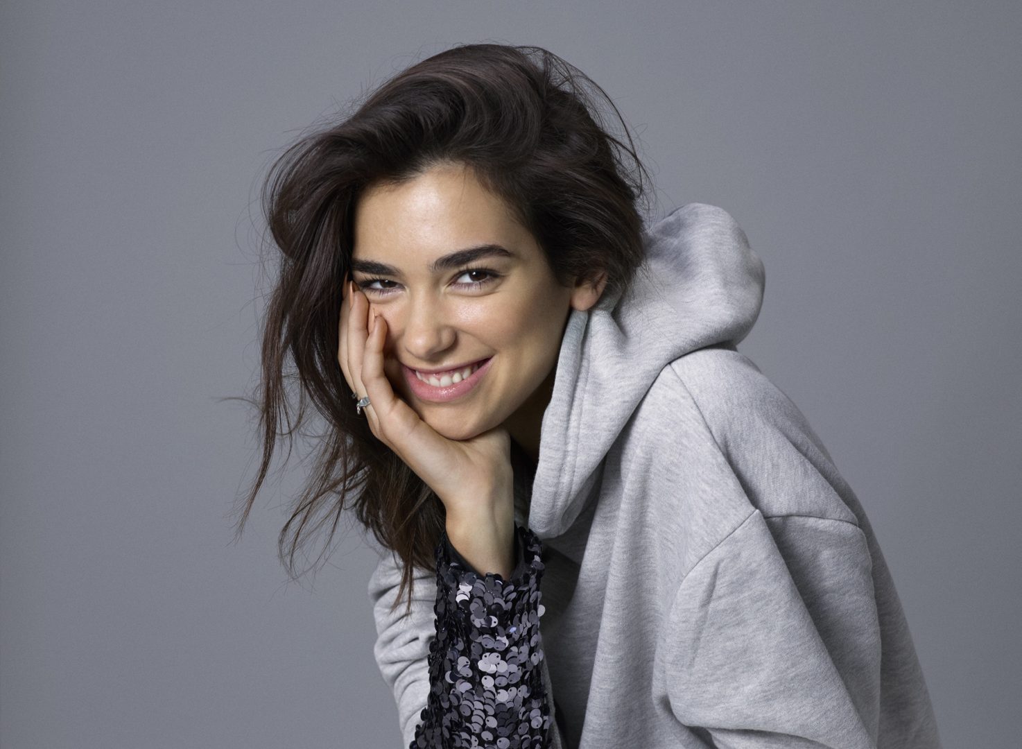 Singer Dua Lipa is the top female artist streamed in UK | Modern Woman